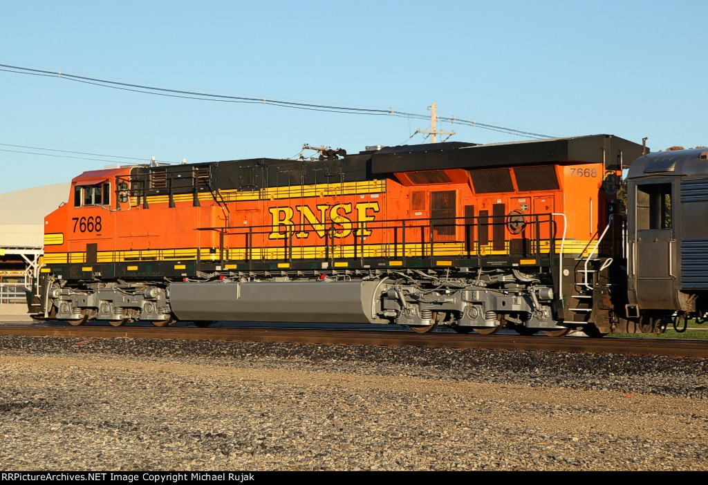 BNSF 7668